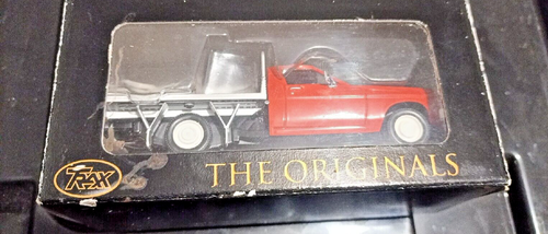 TRAX TR45 HOLDEN HQ One-Tonner Slamanca Red 1:43 Scale Diecast in box ...