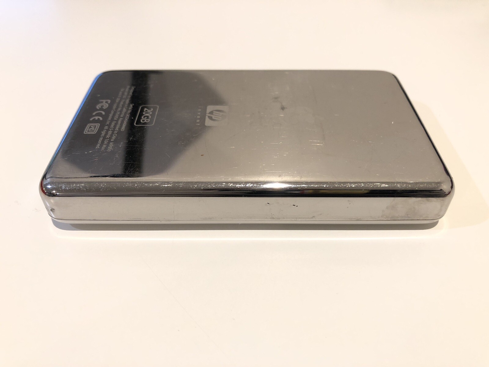 Apple iPod Classic 4th Generation White - HP Invent (20 GB) PE435AABA ...