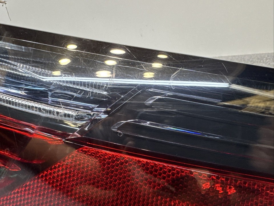 2010-2011 Saab 9-5 Passenger Right Rear Outer Tail Light RH 12776358 ...