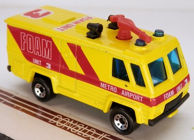 Matchbox Foam Tender Crash Tender Fire Red (Command Center) 1:114 Scale ...