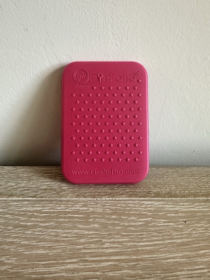 Disney Trading pins - 100 Random No Duplicates - Free Itty Bitty Mini ...