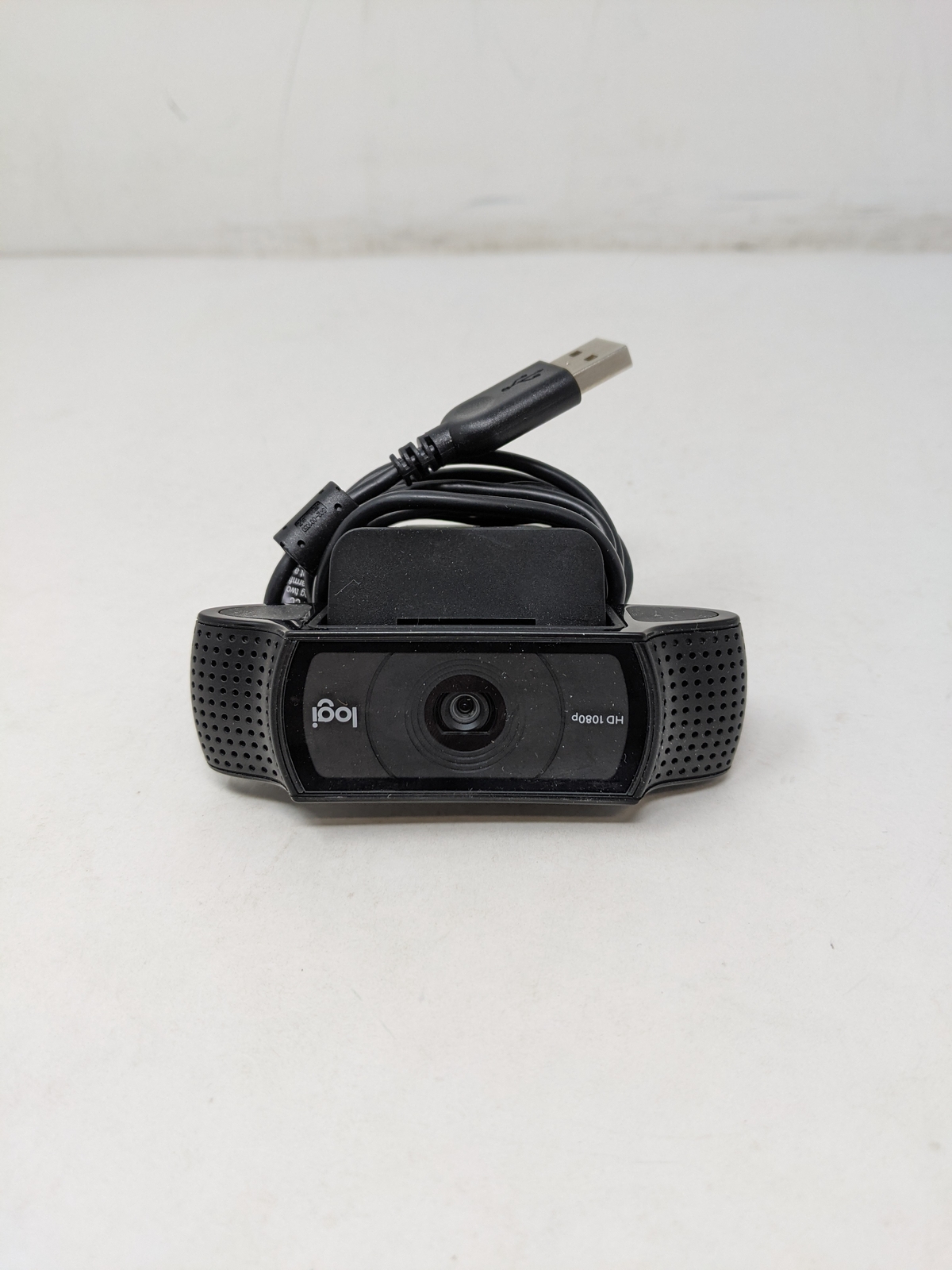 Logitech C920S HD Pro Webcam with Privacy Shutter Bundle with 4-Port 3. ...