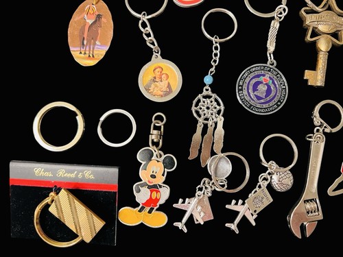 Vintage to Modern Assortment Gold & Silver Tone Key Chain Lot of 50 ...