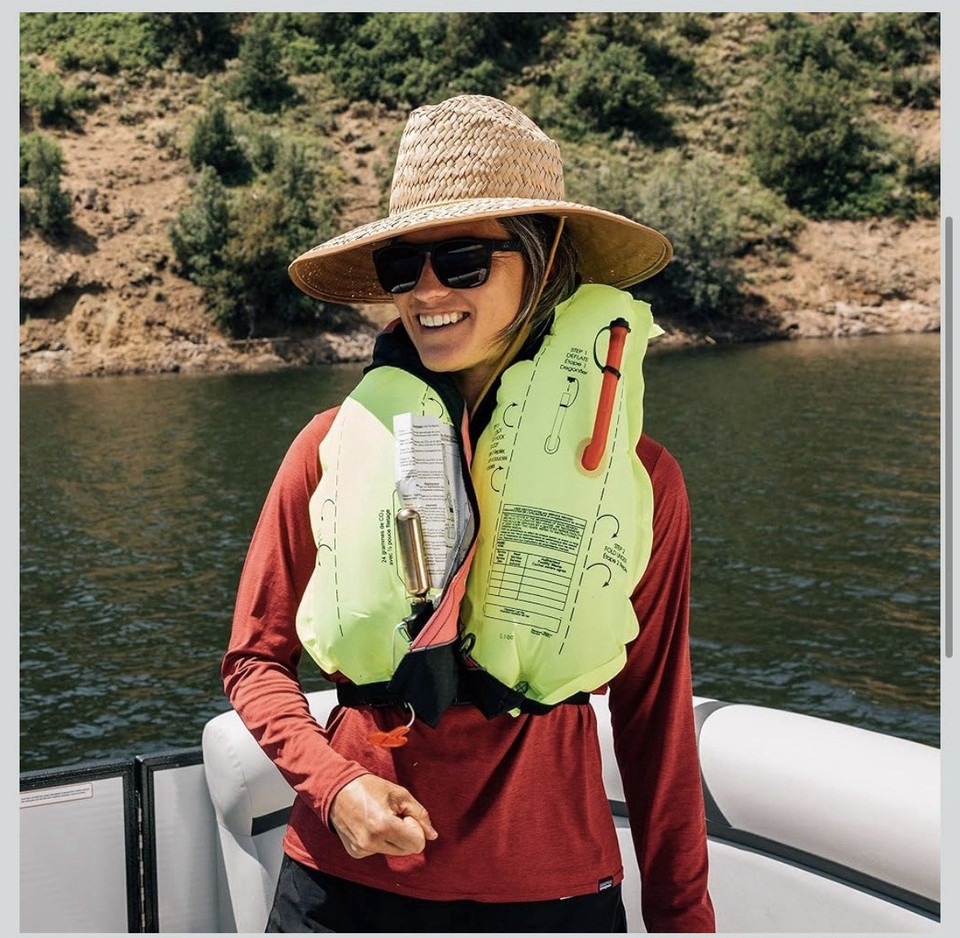 Onyx A/M-24 Auto/Manual Inflatable Life Jacket - Pink (132000-105-004 ...