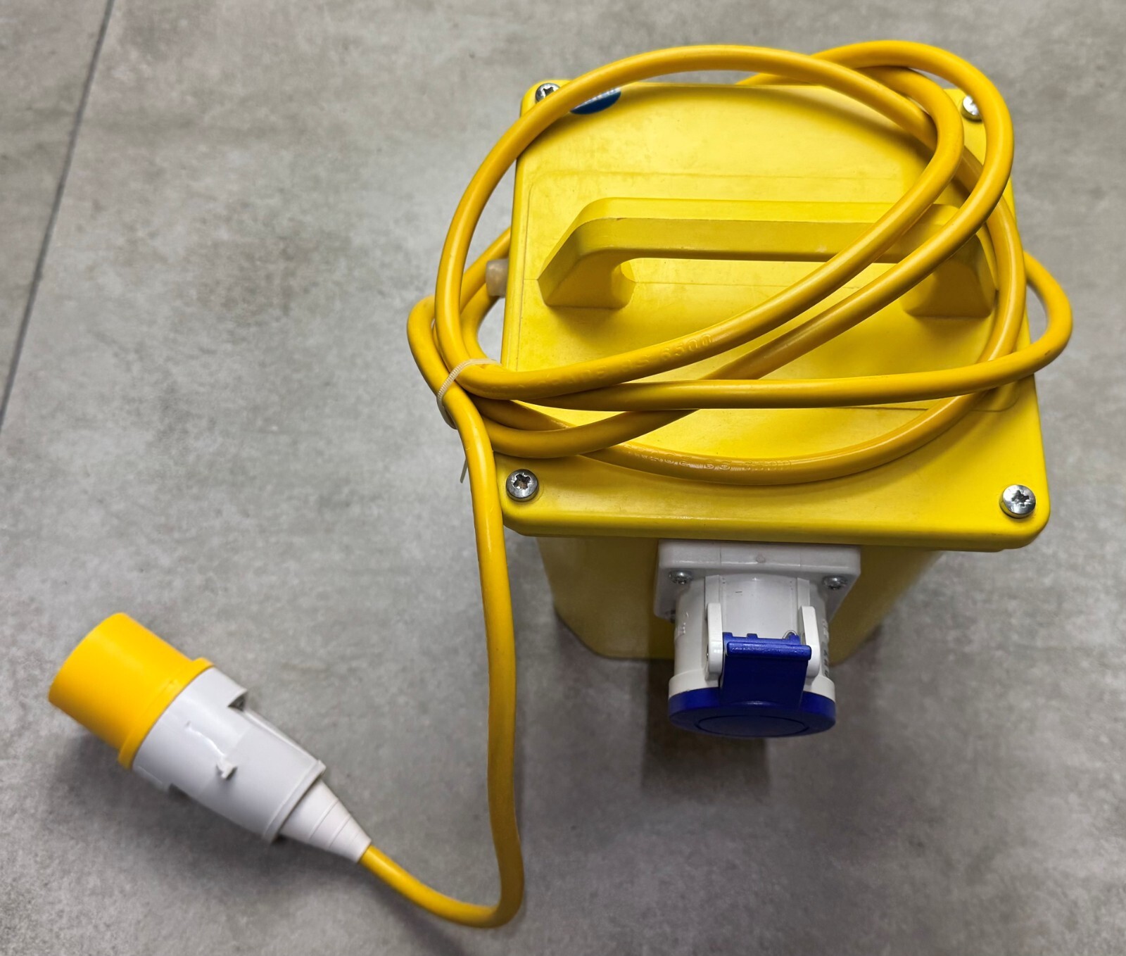 110/230V 1.5KVA Intermittent rated portable isolation transformer 1 x ...