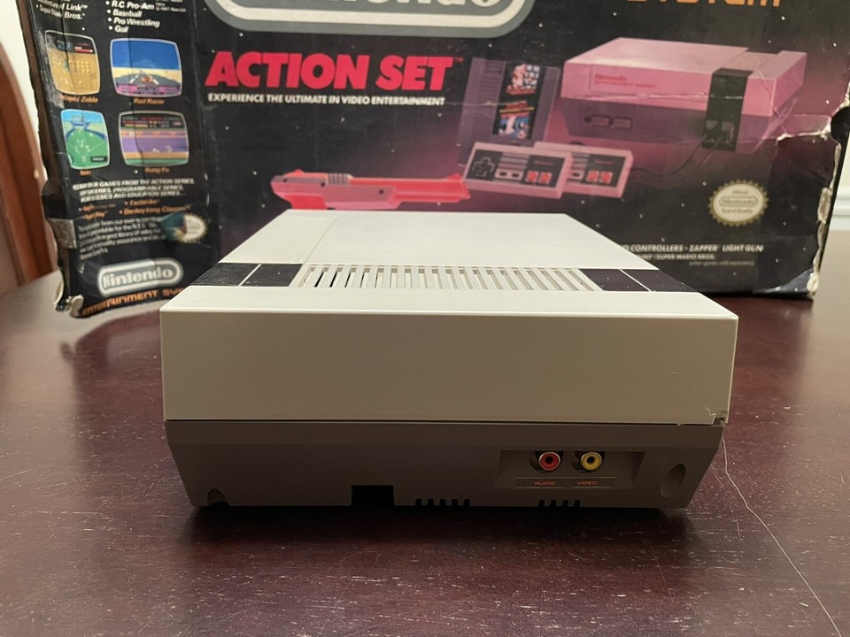 Nintendo NES Action Set Complete with Box Tested + Works + 4 Original ...