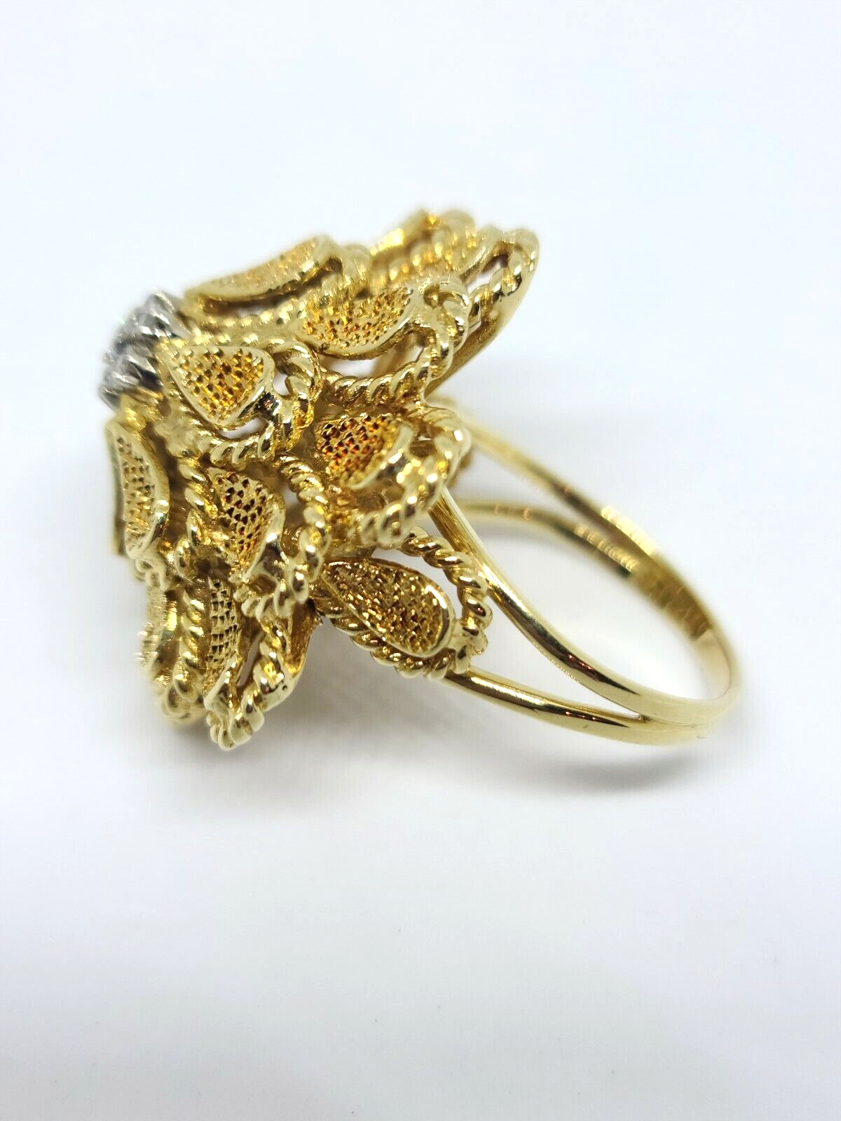 Detailed 18K Yellow & White Gold Big Flower Diamond Ring Size 8 MSRP ...