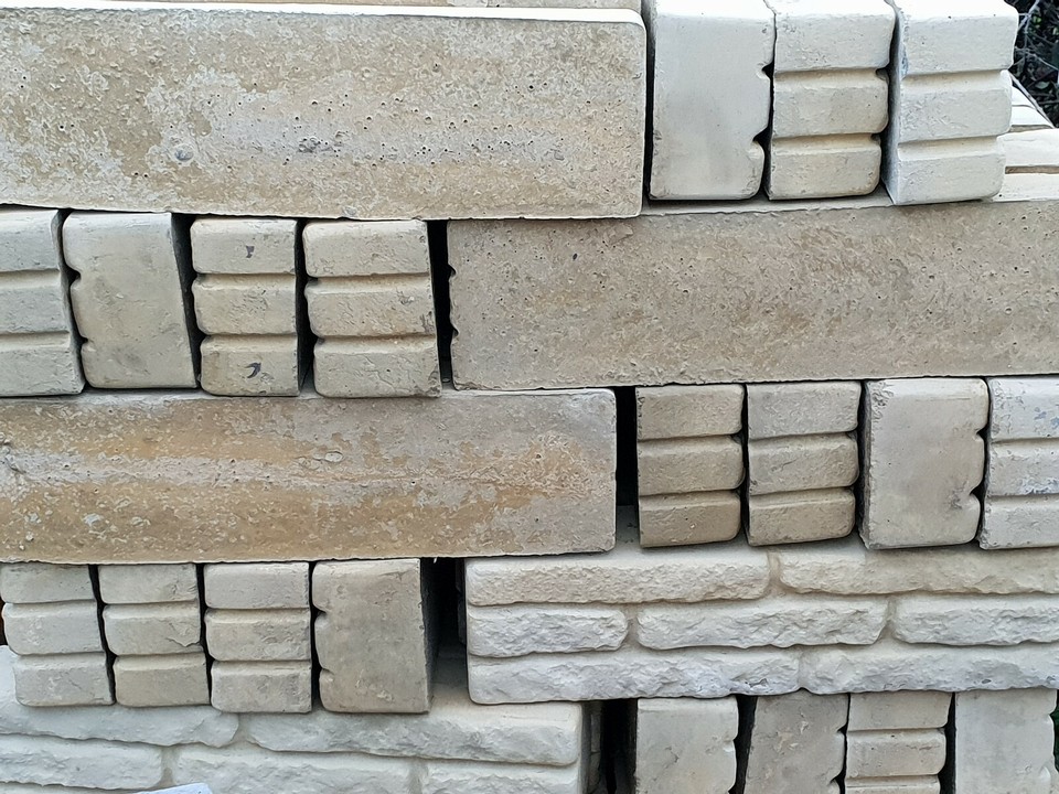 Concrete Walling Blocks In Cotswold Buff x 25 (DELIVERY EXCEPTIONS) | eBay