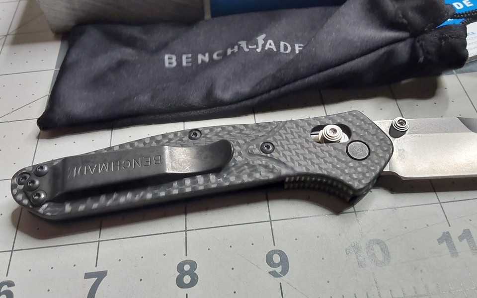 Benchmade 940-1 Osborne Carbon Fiber AXIS Lock S90V Reverse Tanto USA ...