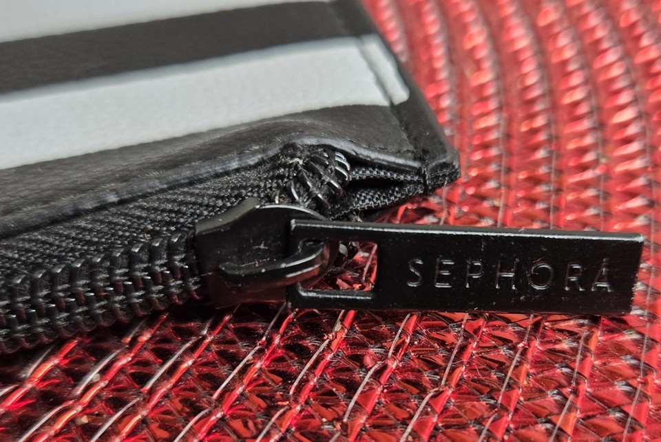 SEPHORA BLACK & WHITE STRIPED CARD HOLDER, COIN ZIPPERED POUCH W/KISS ...