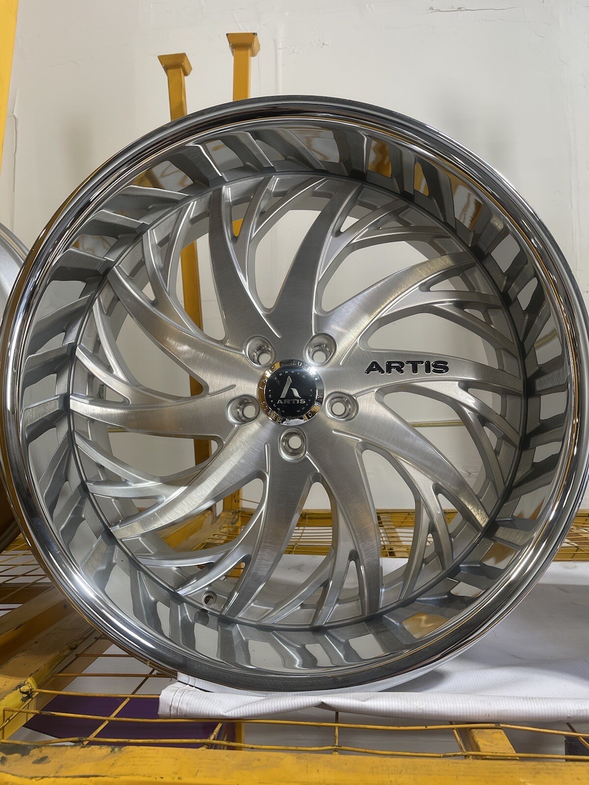 28 Lexani Artis Decatur Brushed Silver 5x120.65 | 9.5 | Aluminum ...