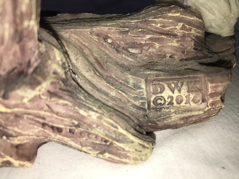 Rare DWK Corp 2016 GREY Gray WOLF Howling STATUE 12¼" Tall FIGURINE ...