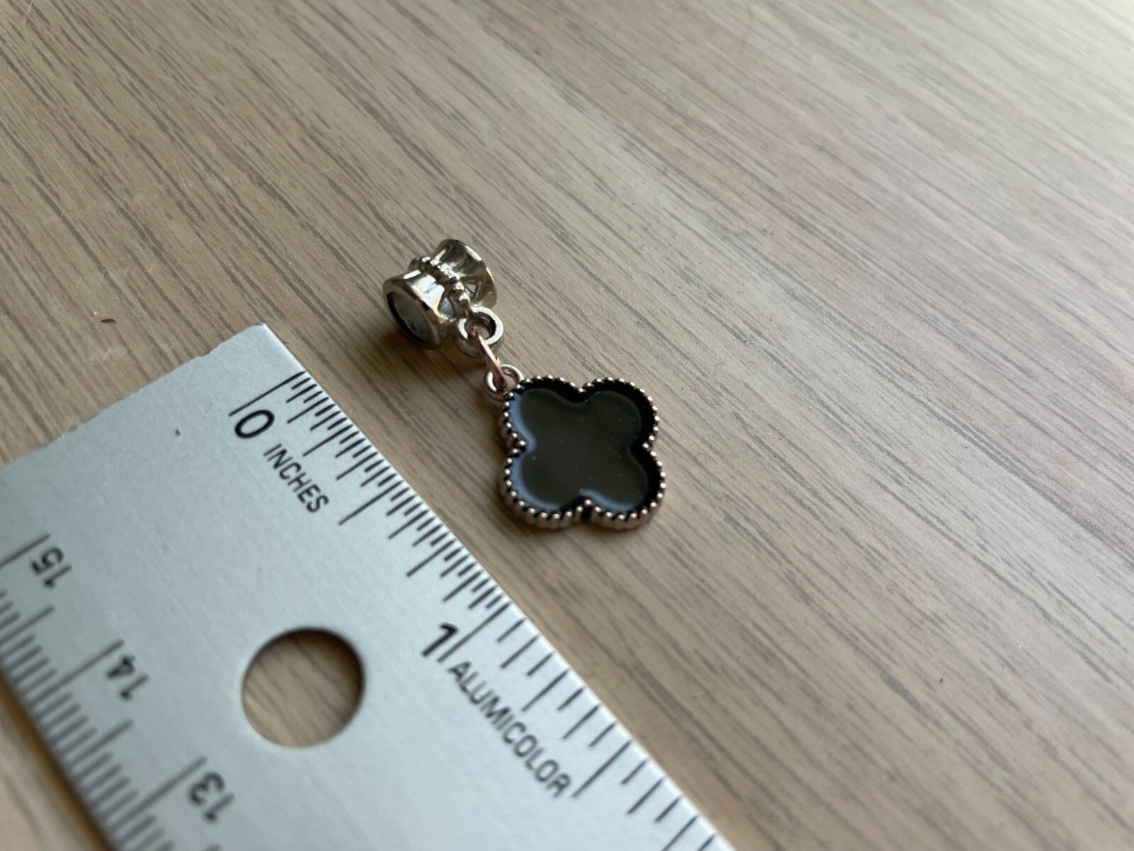 Four leaf clover pendant - Gem