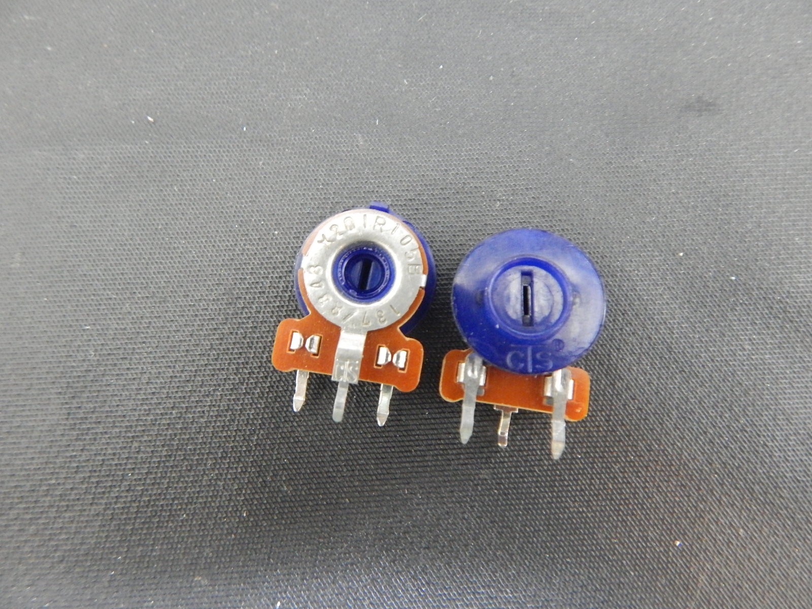 CTS X201R105B THUMBWHEEL TRIM RESISTOR TRIMMER 1M OHM 20% - LOT OF 2 ...
