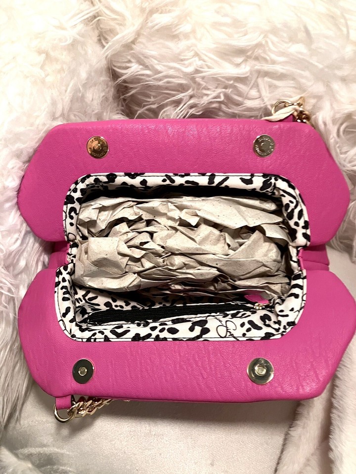 JESSICA SIMPSON Chelsea Clutch Purse W/Gold Chain Handle/Keychain ...