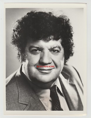 KOJAK GEORGE SAVALAS AS DETECTIVE STAVROS 1976 ORIGINAL CBS TV PORTRAIT ...