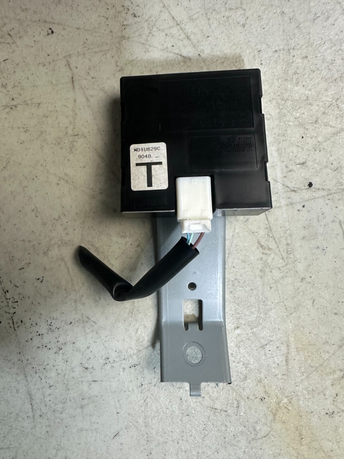 2013-2019 Nissan Sentra Keyless Entry Control Module P/N CWTWD1U779 ...