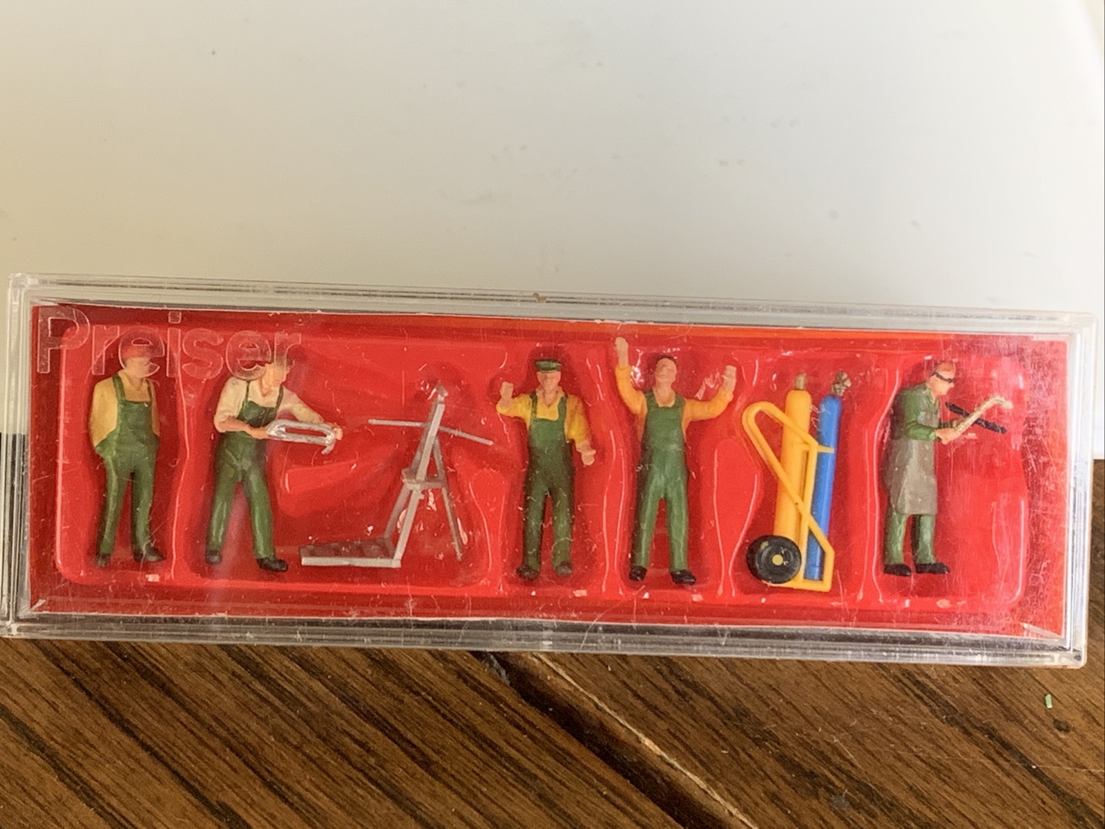 HO Preiser Figures 10243 Metal Workers with Portable Tanks ( GREEN ...