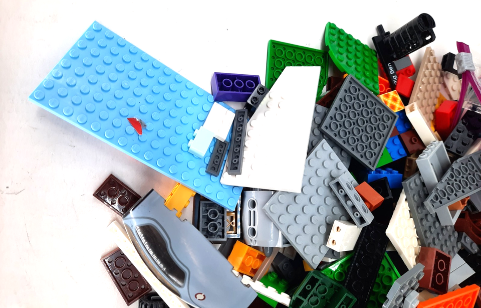 5 lbs. Bulk LEGO® Bricks & Parts – Mixed Colors, Shapes & Themes | eBay