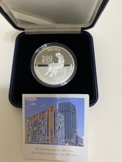 MOZAMBIQUE: Commemorative Coin " 35 Anniversary of Meticals"-- Silver ...