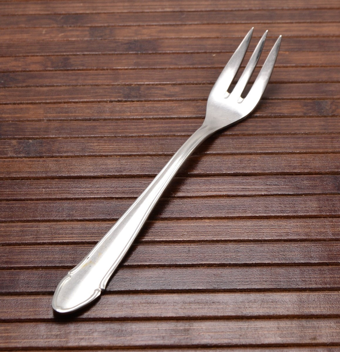 Seafood Fork SEAFOOD FORK LONG 7IN LENGTH – I Leoni