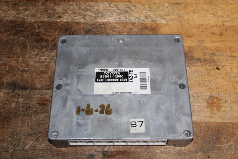 2003 Toyota RAV-4 AT Engine Control Module 1AZ-FE 89661-42880 212000 ...
