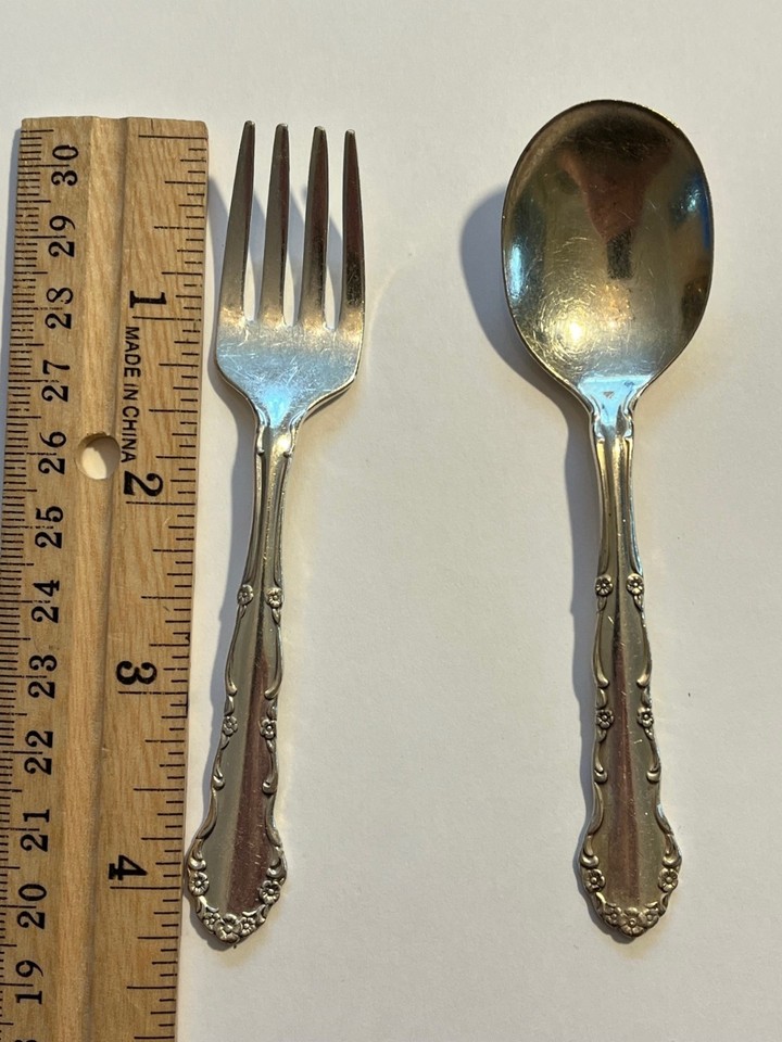 Vintage 1881 Rogers Oneida Silverplate 2 pc baby set - Flirtation ...