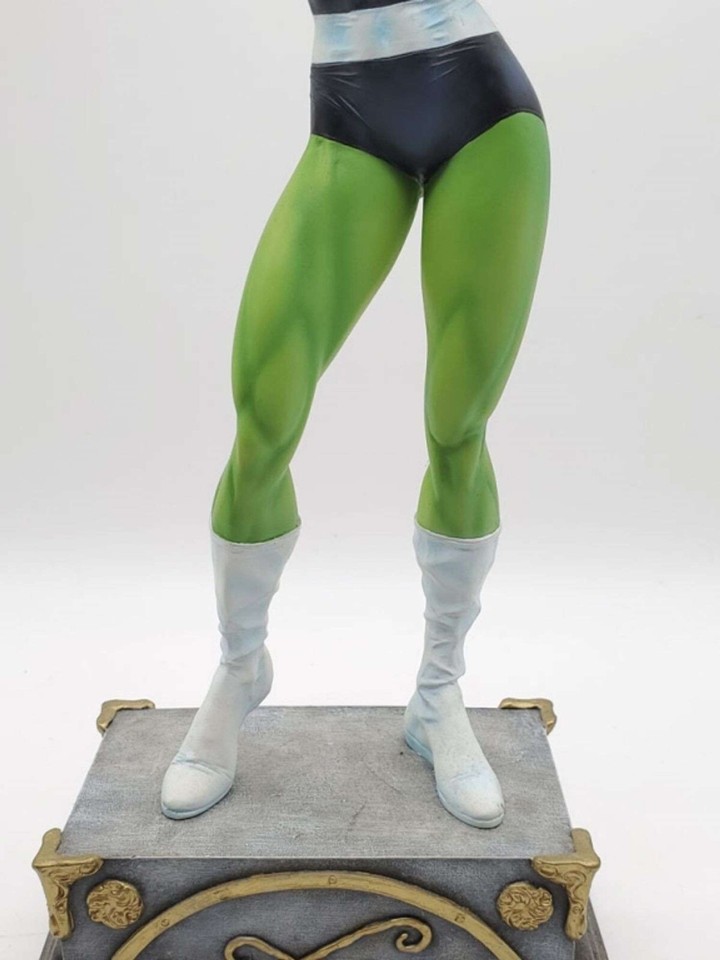 Marvel 2006 Savage She Hulk Statue Diamond Select #756/3000 | eBay