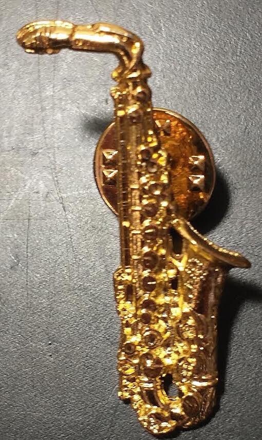 BILL CLINTON SAXOPHONE campaign pin 1 1/2" Gold tone. RARE VG+ Lapel ...