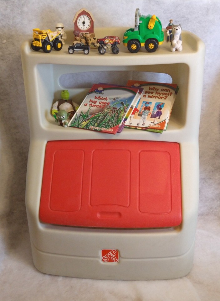 Step2 Lift and Hide Bookcase Storage Chest for Kids - Durable Plastic ...