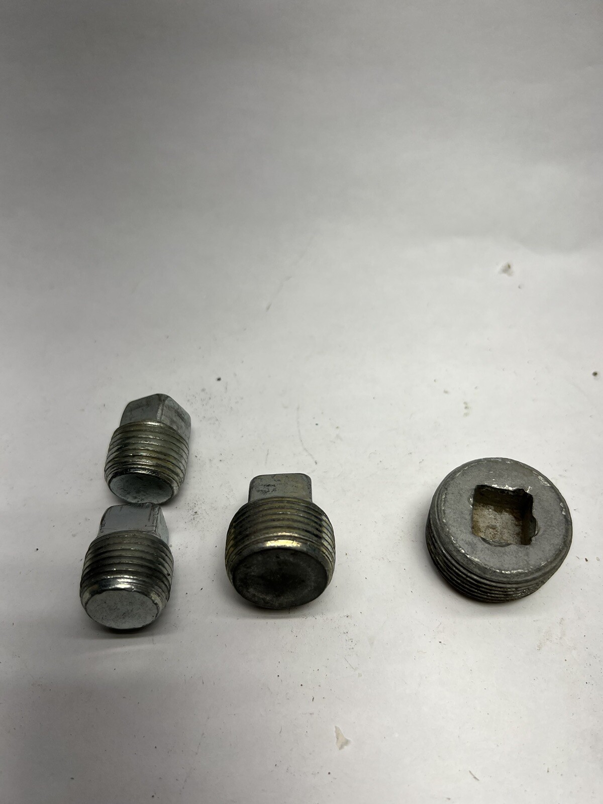 (Mix QTY: 4) 1/2", 3/4”, 1” Steel, Square Head, Explosion-proof Conduit ...