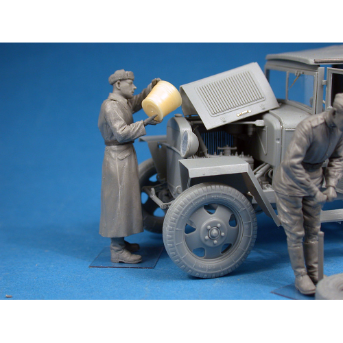 RED ARMY DRIVERS KIT 1:35 Miniart Kit Figure Militari New Model ...