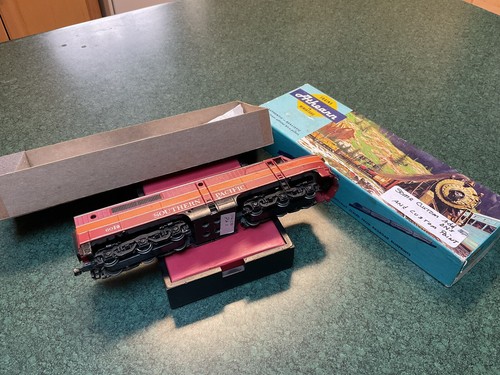 HO Alco Southern Pacific (Daylight) Pa1 Customized Locomotive #6019 | eBay