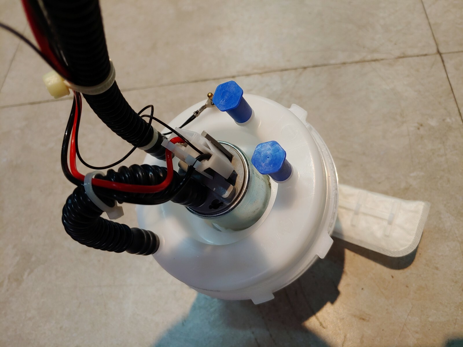 BMW 5 6 Series F06 F07 F10 F12 PIERBURG Fuel Pump Assembly 702701620 ...