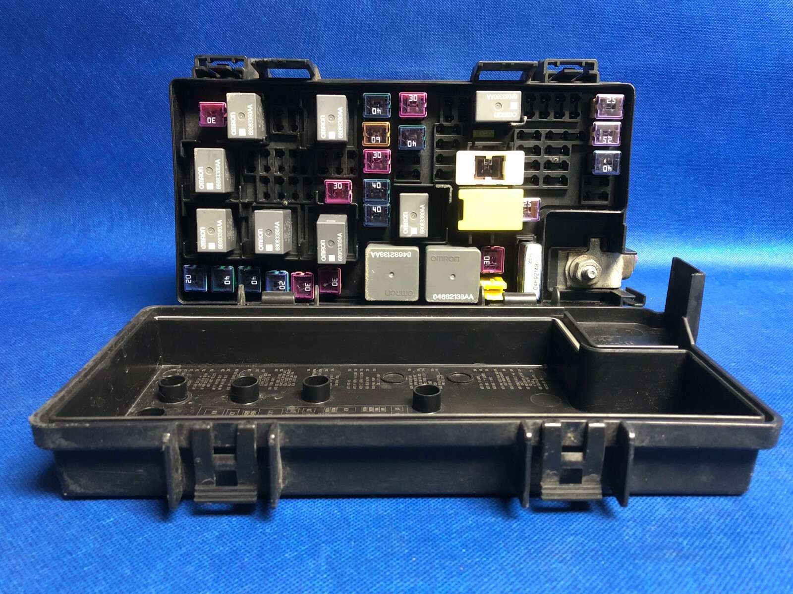 2011 11 Dodge Caravan Integrated Power Module Fuse Relay Box TIPM ...