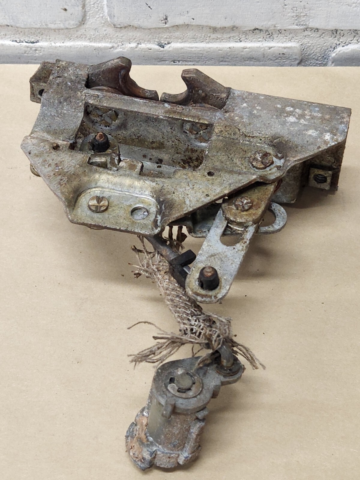Jeep YJ Wrangler 1987-95 Tailgate Latching Latch Lock Locking Mechanism ...
