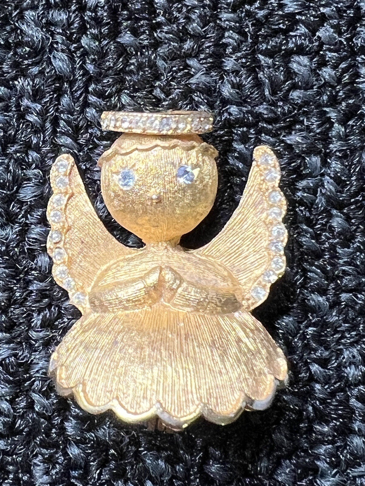 Cult Beautiful Brooch Angel Gold Tone Classic - Gem