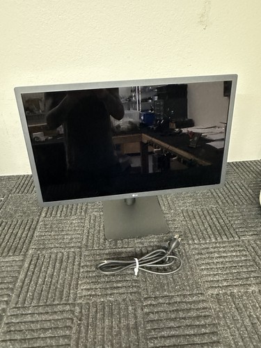 LG 24MD4KL-B Ultrafine 24 inch Widescreen 4K UHD IPS Monitor Crack ...