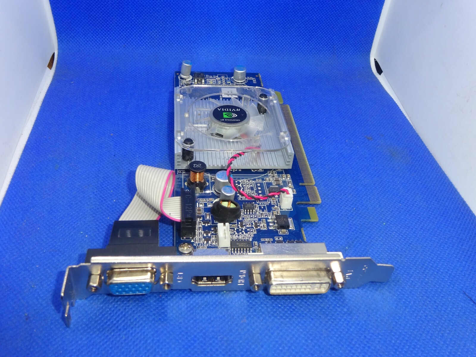 PC PARTNER GeFORCE G100 256MB DDR2 PCI-E GRAFIKKARTE VGA DVI HDMI # ...