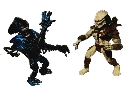 LOT OF 2 ACTION FIGURES ~ KENNER FOX ALIENS BLUE GORILLA ALIEN ...