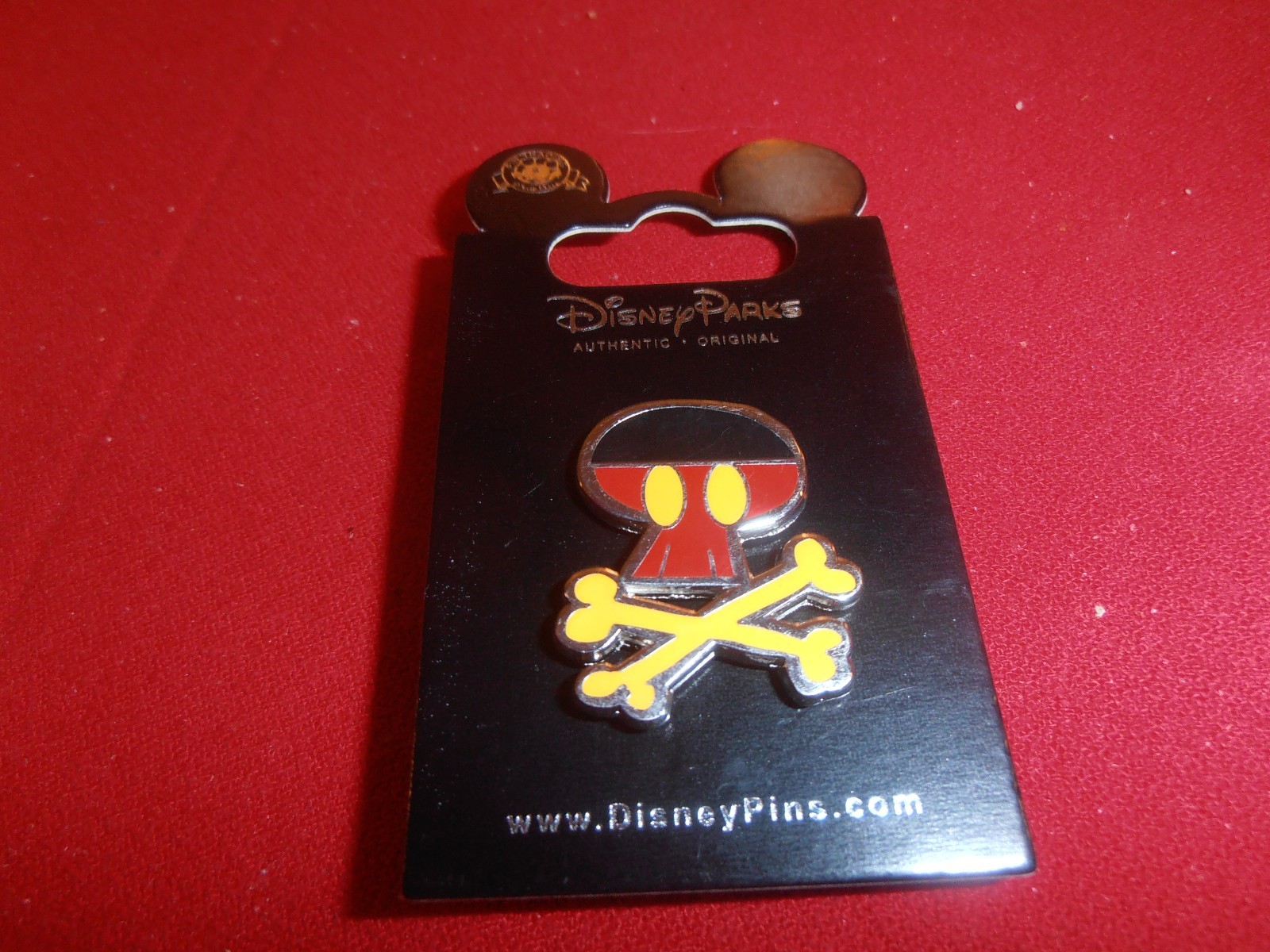 1 Disney Pin Character Skull Crossbones Mickey Mouse New on Card As ...