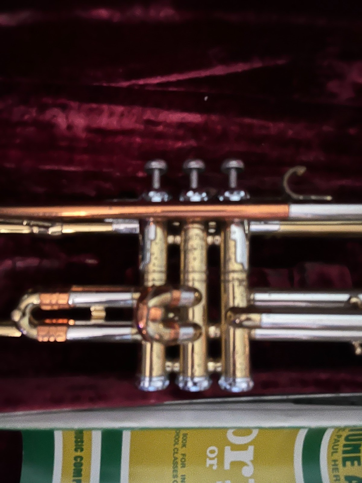 Getzen Deluxe Vintage Trumpet and Original Case Burgundy Interior | eBay