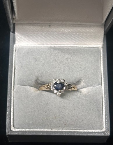 BEAUTIFUL LADIES HEART SAPPHIRE & DIAMONDS YELLOW GOLD RING- $6K APR w ...