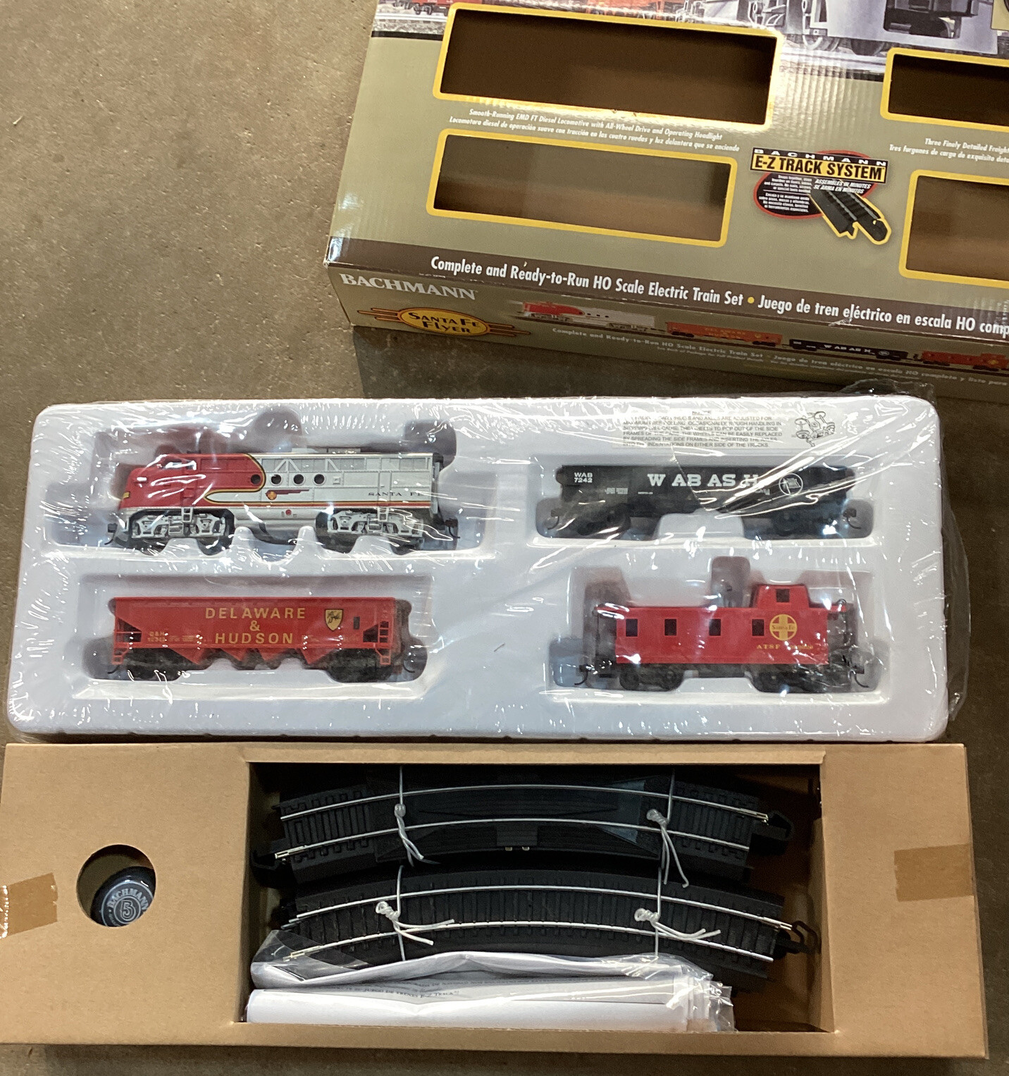 Bachmann HO Santa FE Flyer with EZ Track - 00647 for sale online | eBay