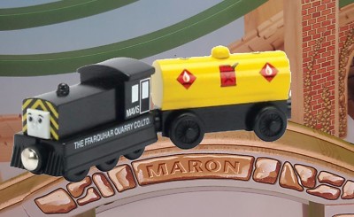 EXTREMELY RARE THOMAS & FRIENDS WOODEN RAILWAY ~ MAVIS AND FUEL CAR SET ...