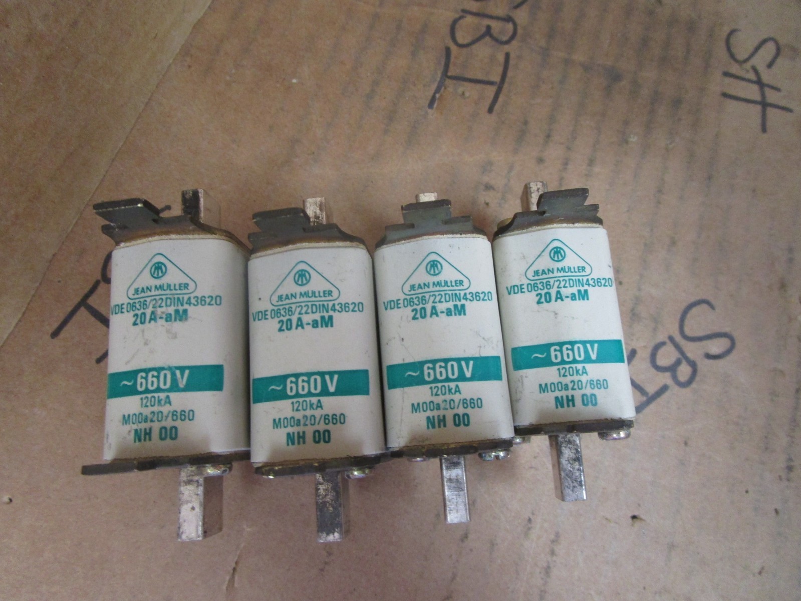 (4) Jean Muller Fuse 20A 20 A Amp VDE0636/22DIN43620 120kA 660V M00a20 ...