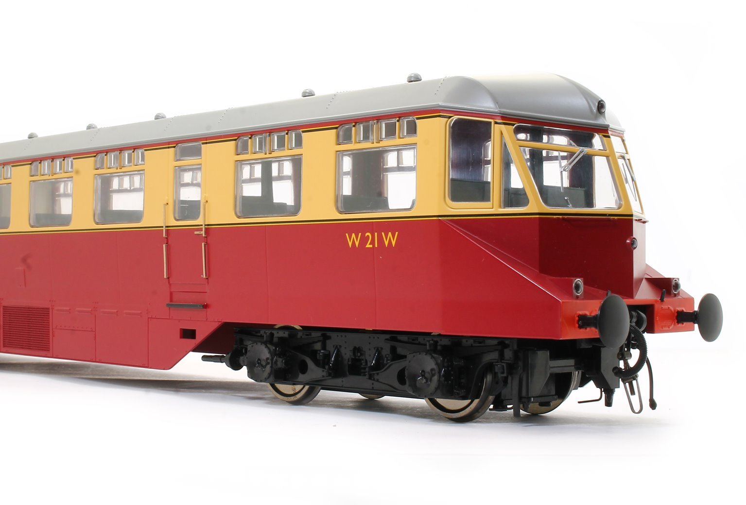 Heljan O Gauge GWR AEC ‘Razor Edge' Railcar BR crimson/cream (Dark Grey ...