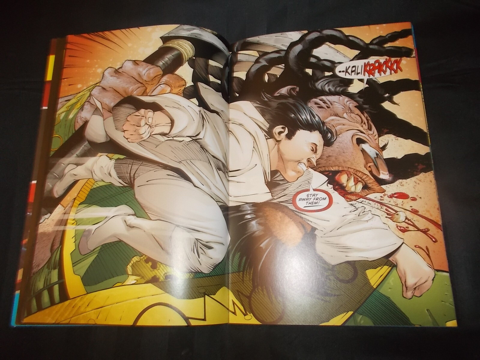 DC Comic Titan UK Batman Issue 37 May 2015 Havoc In Hong Kong! Endgame ...