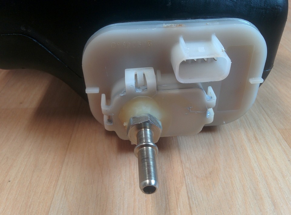 Ford Focus C-Max und Volvo Additiv-Tank DPF Additiv-Behälter Eolys 176 ...