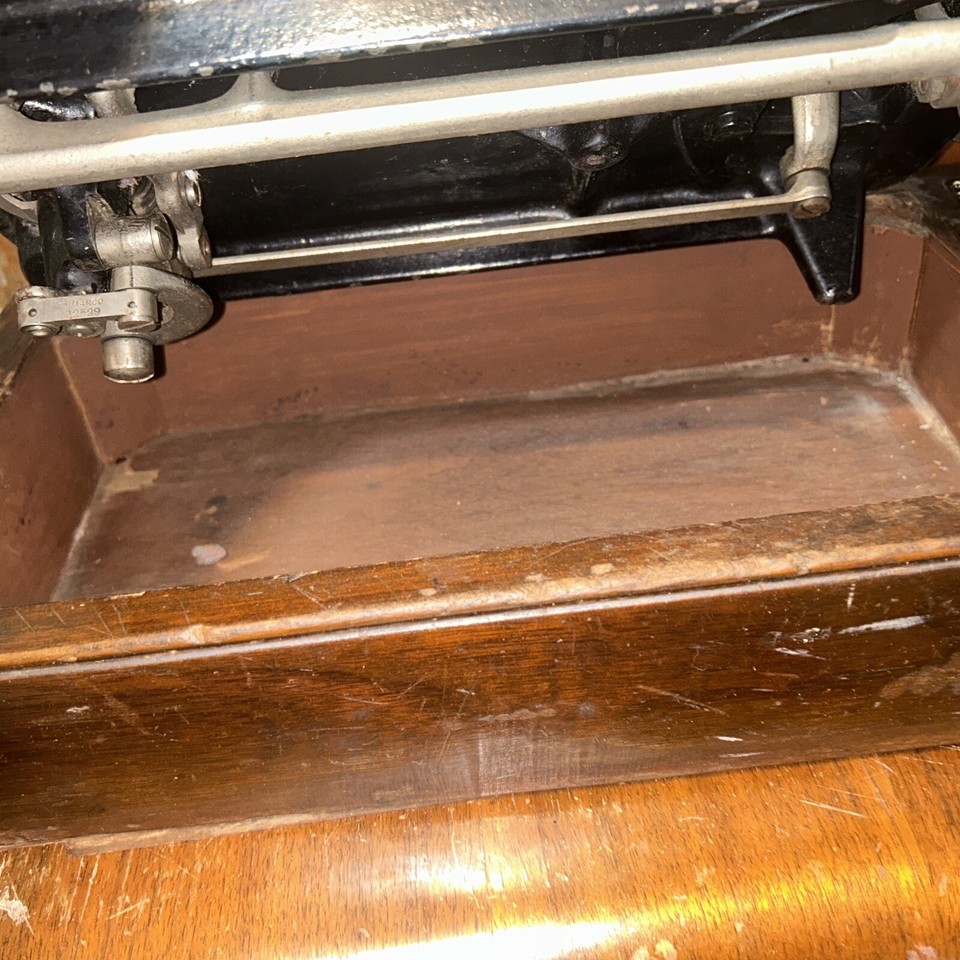 Antique Singer 99K Sewing Machine 1923 Need belt and service?Motor ...